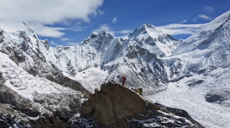 Lost on Everest for six days, Sherpa found alive