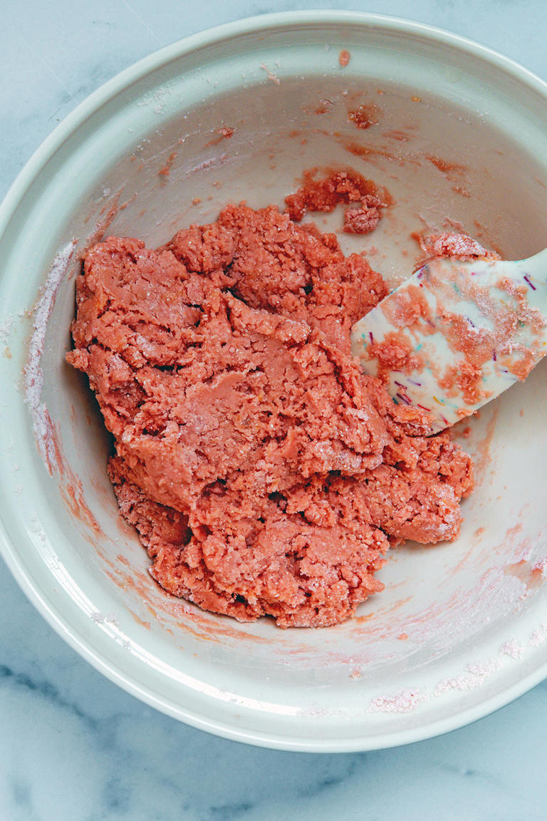 Strawberry cake mix cookies