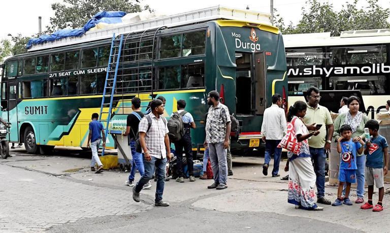 Weekend getaway rush: N Bengal bus fares soar to flight heights