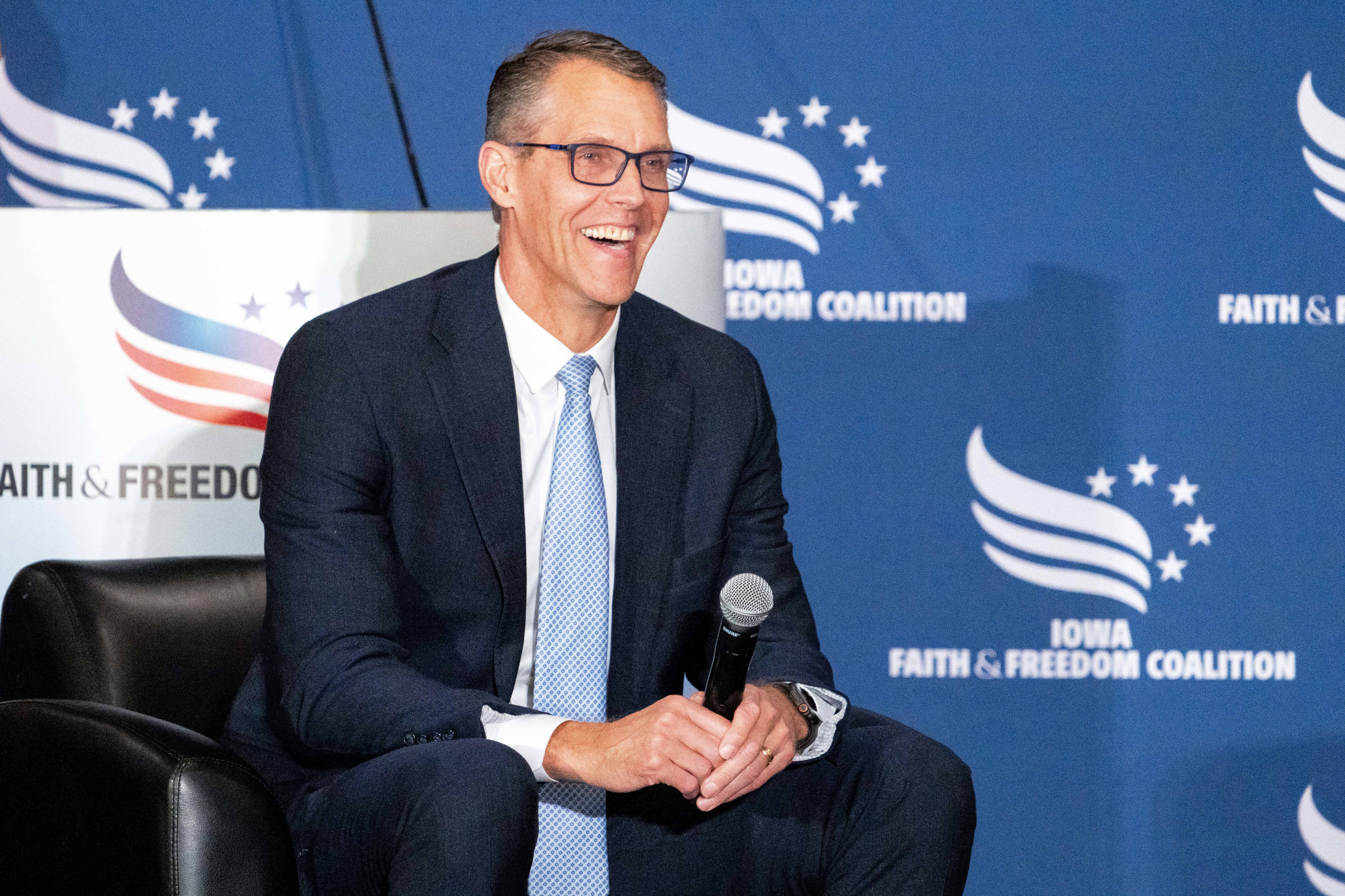 Donald Trump endorses Randy Feenstra for governor in Iowa primary