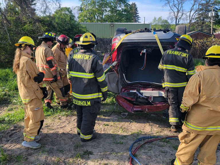 Frankfort firefighters practice rescue techniques after simulated rollover