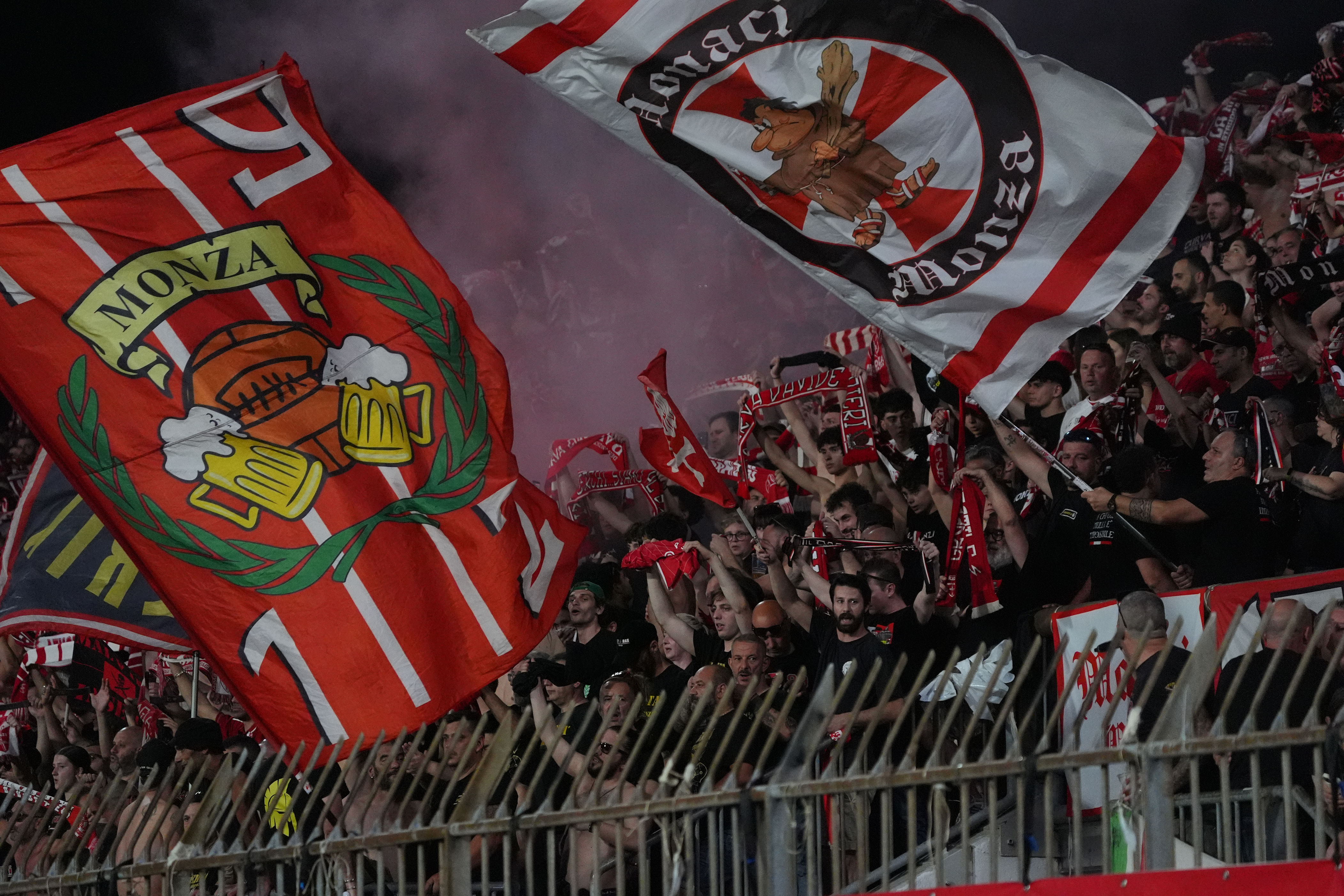 Il Monza promosso in Serie A, delusione Catanzaro