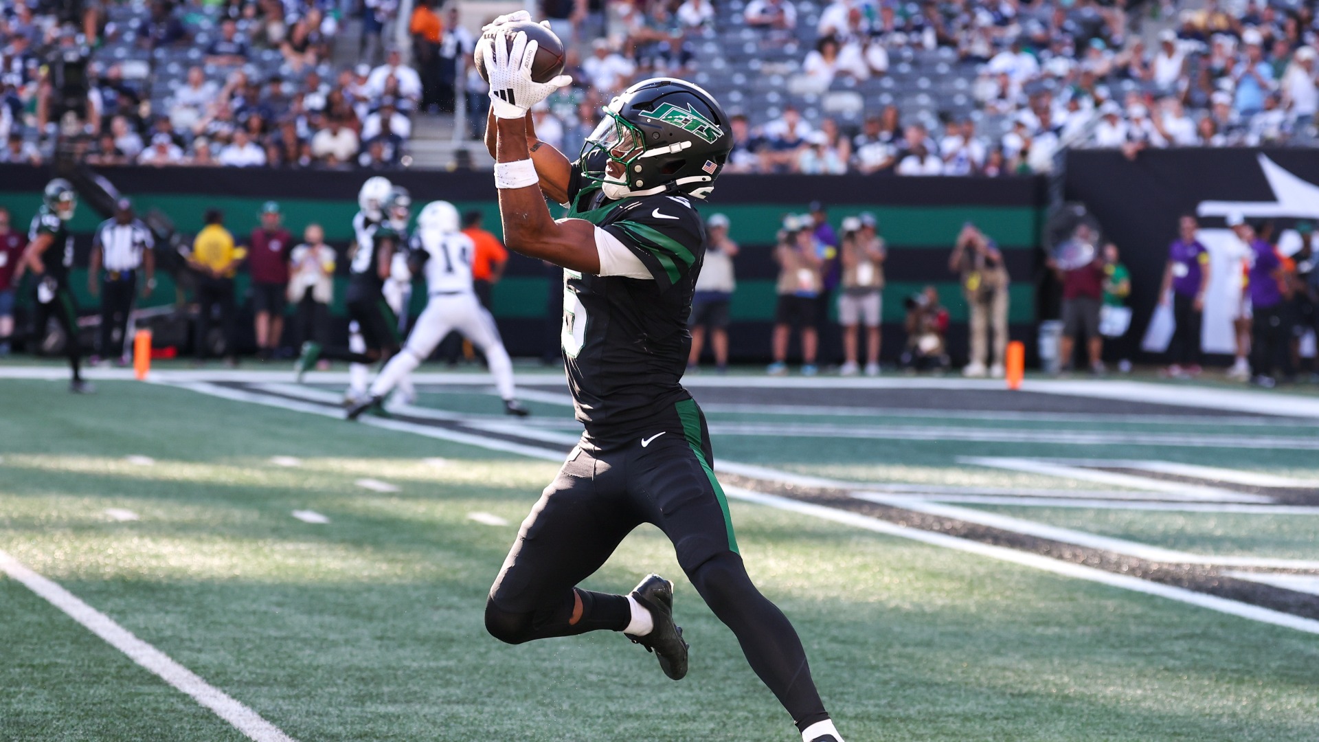 Garrett Wilson discusses Jets' team dynamics & goals