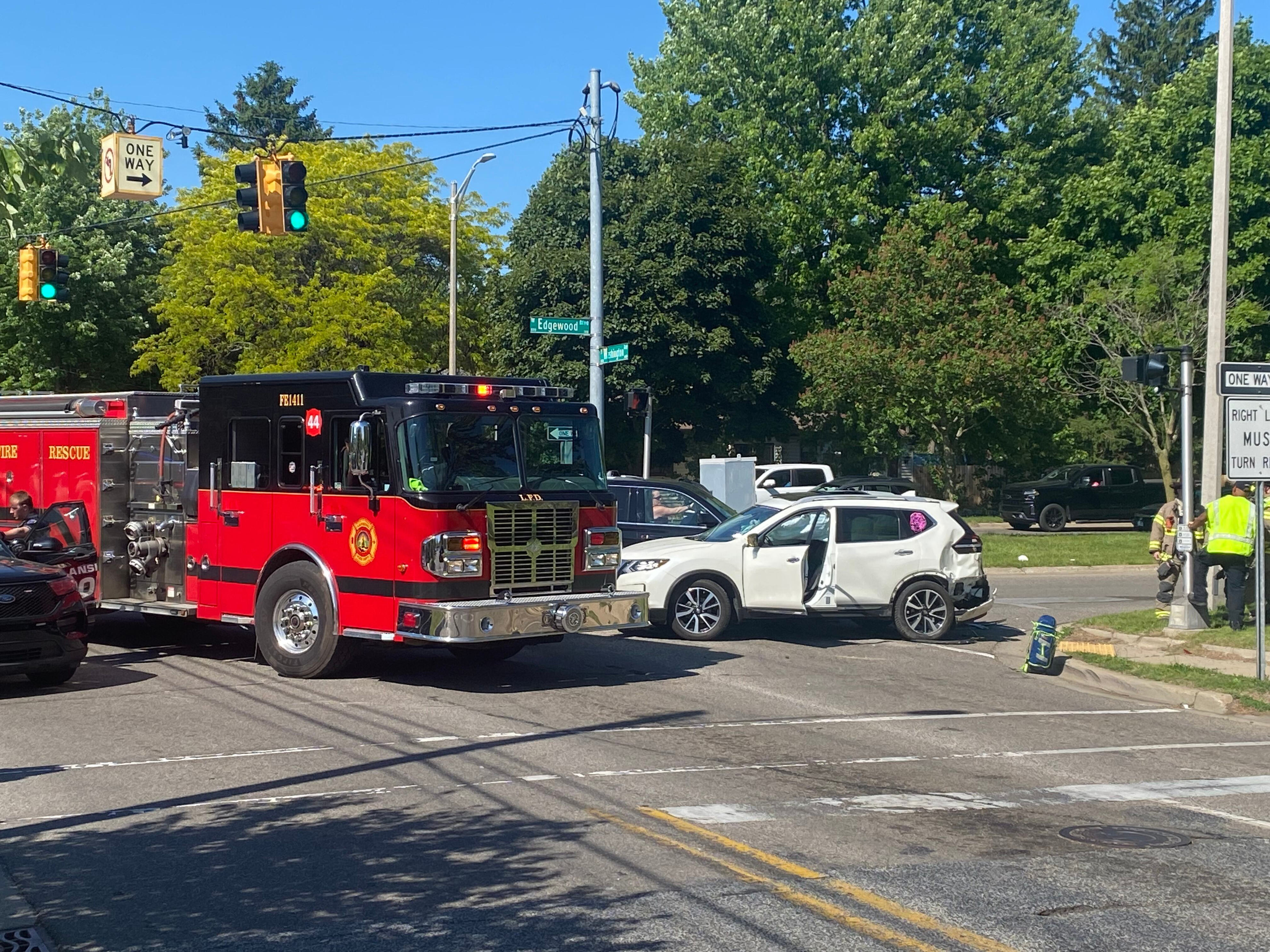 Lansing intersection reopens after T-bone crash Friday afternoon