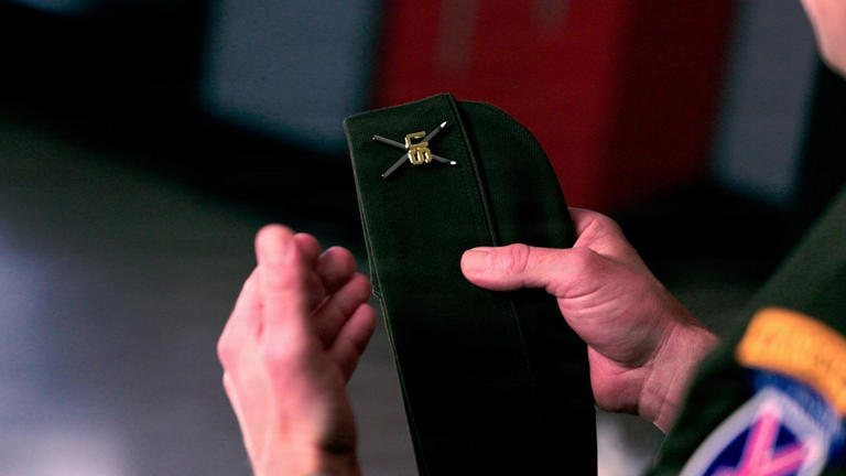 US Army’s 10th Mountain Division re-adopts skis as unit symbol