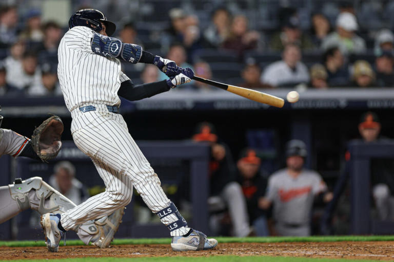 New York Yankees need to trade for a catcher immediately
