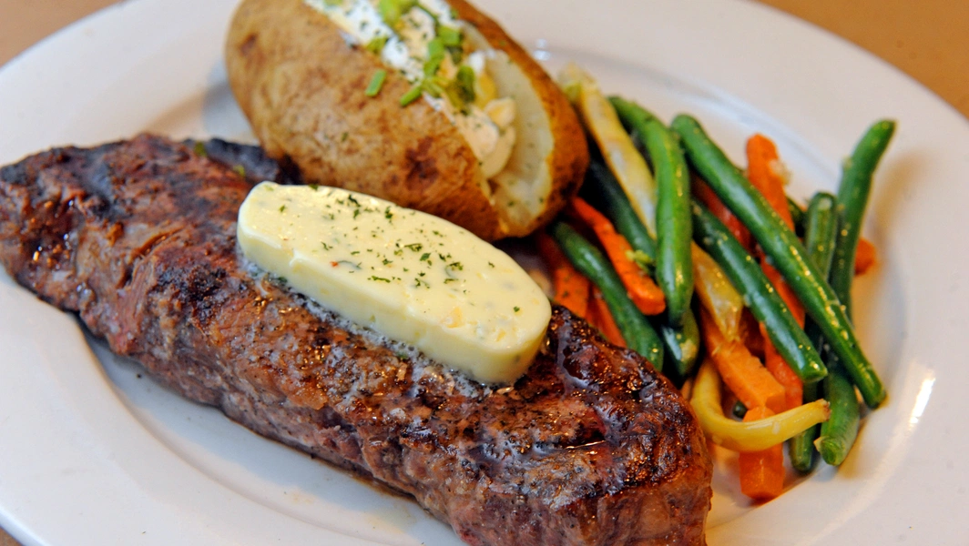 Ina Garten’s steak method and $7 hot dog hack headline summer grilling tips