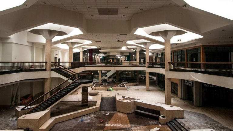 Gen Z wants malls and arcades back. They can't have them.