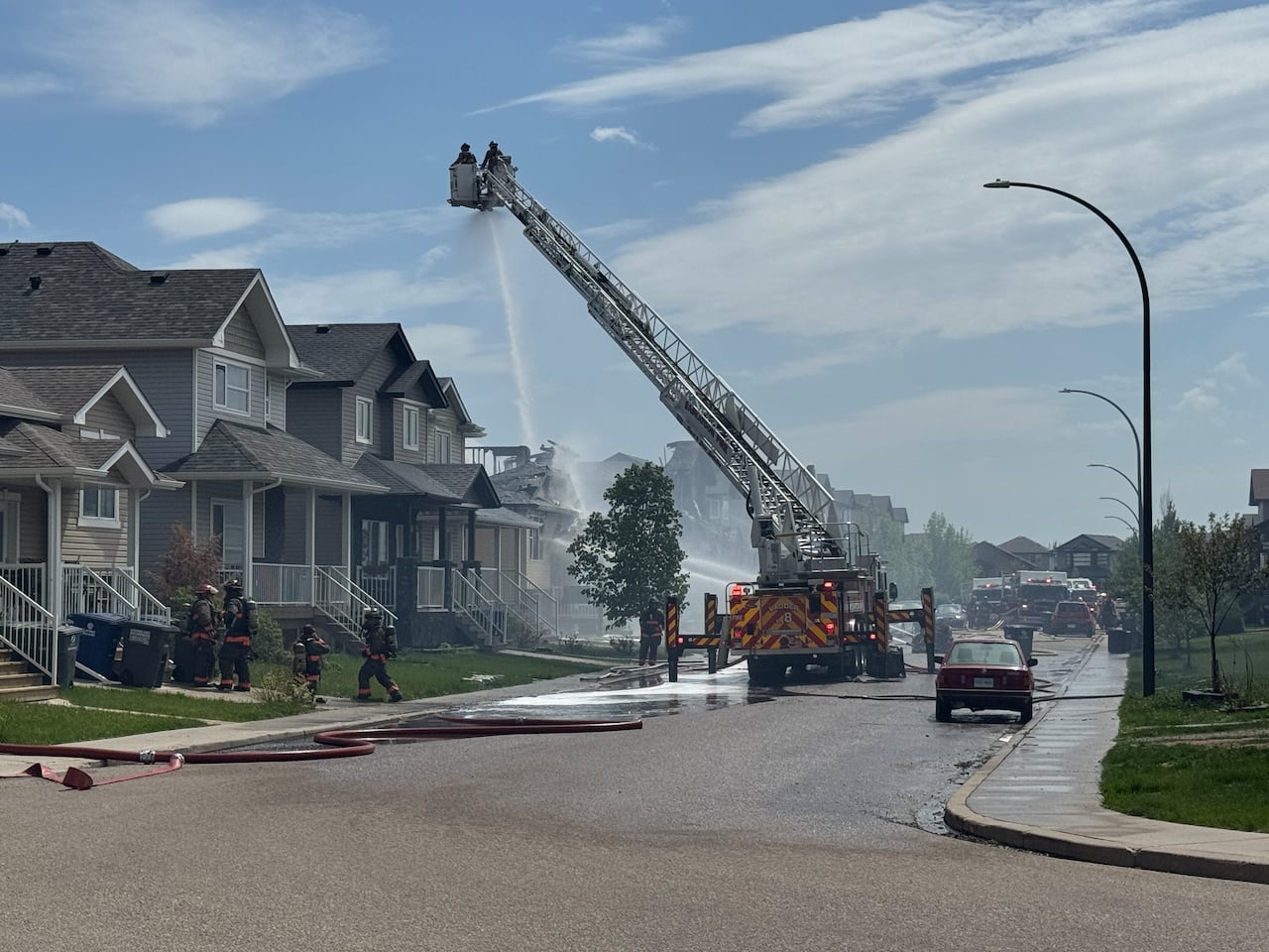 Fire damages homes in Saskatoon's Hampton Village neighbourhood