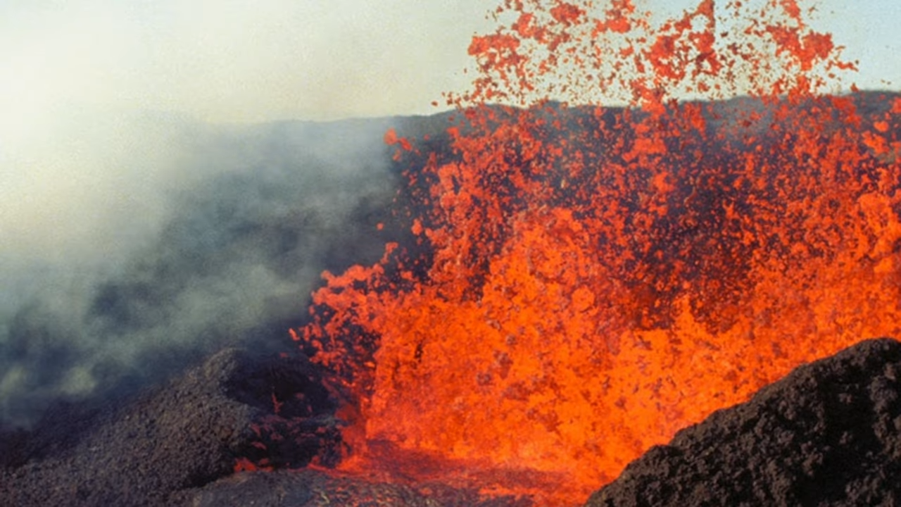 Volcano that exploded with the force of 10,000 Hiroshima bombs