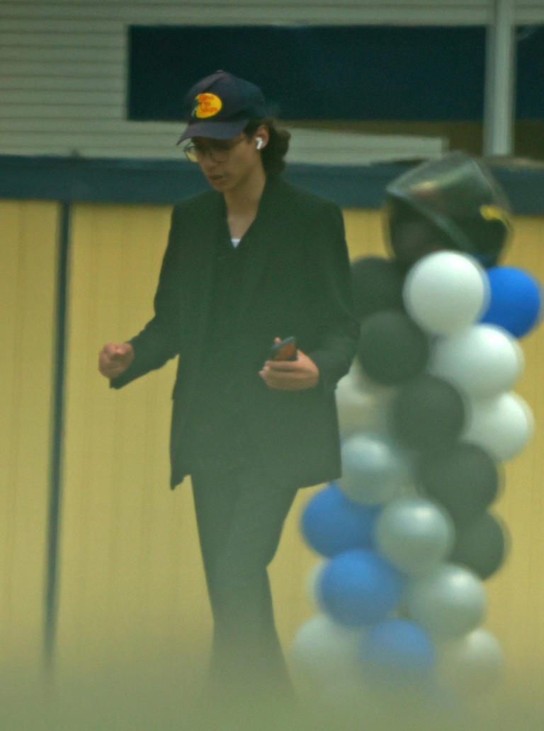 Marc Anthony skips Emme’s graduation as Jennifer Lopez — and Ben ...