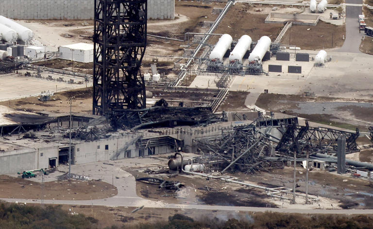 Blue Origin's New Glenn rocket exploded in a huge fireball during a ...