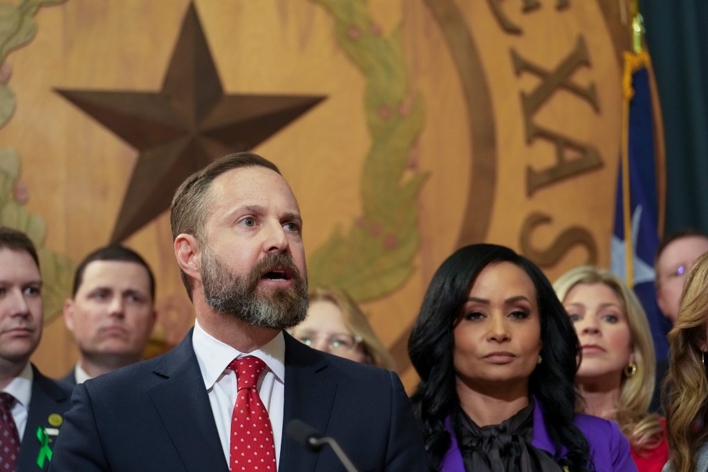 Texas Democratic chair calls for party to abandon GOP House Speaker ...