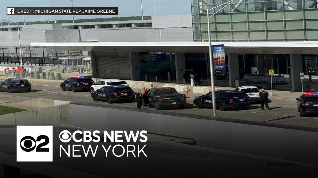 Car crashes into Detroit Metro Airport