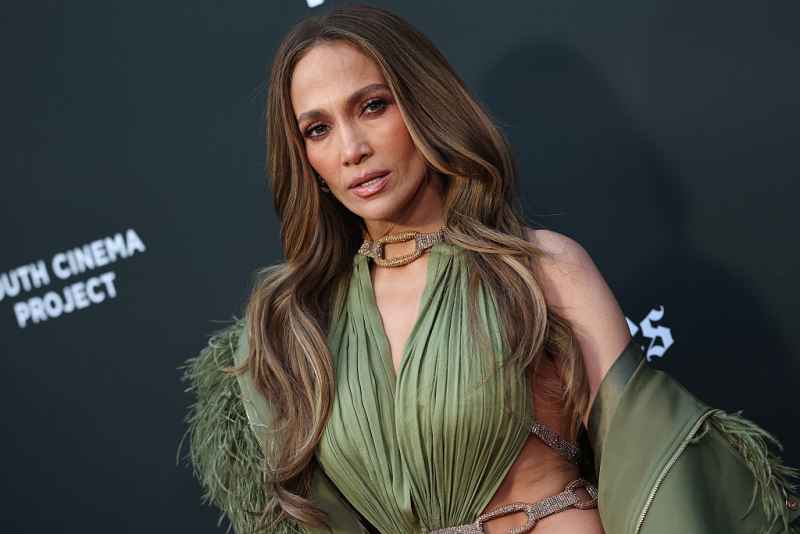 Jennifer Lopez appears to erase last trace of marriage to Ben Affleck