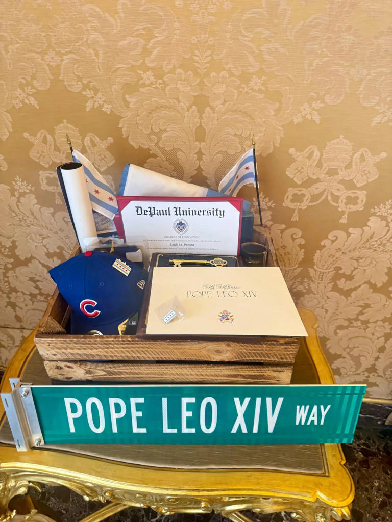Chicago mayor shades Trump with gift to Pope Leo
