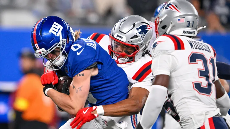 Former Patriots All-Pro carted off field with potentially severe injury