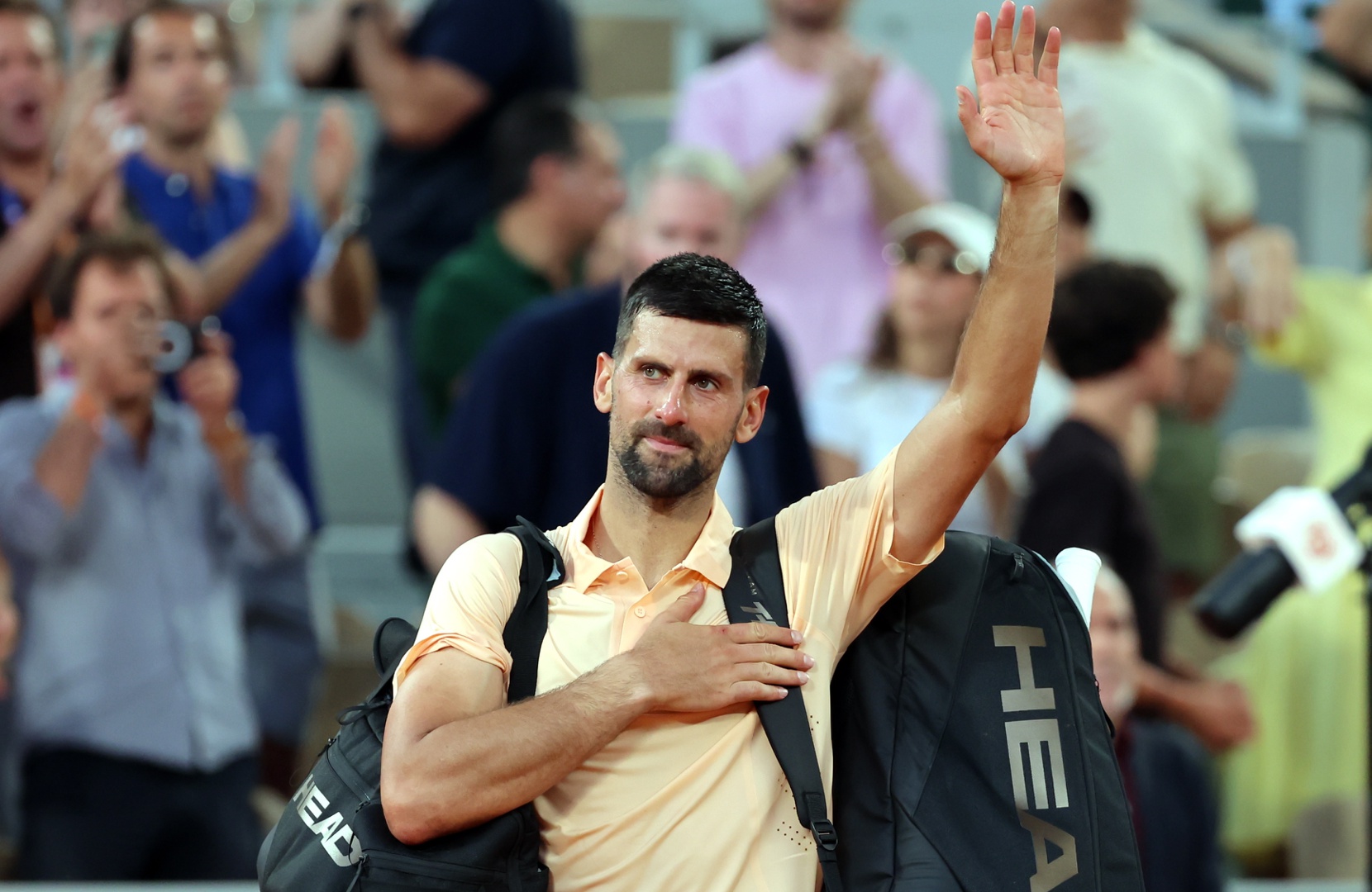Fonseca, de 19 años, tumba al legendario Djokovic al remontarle dos ...
