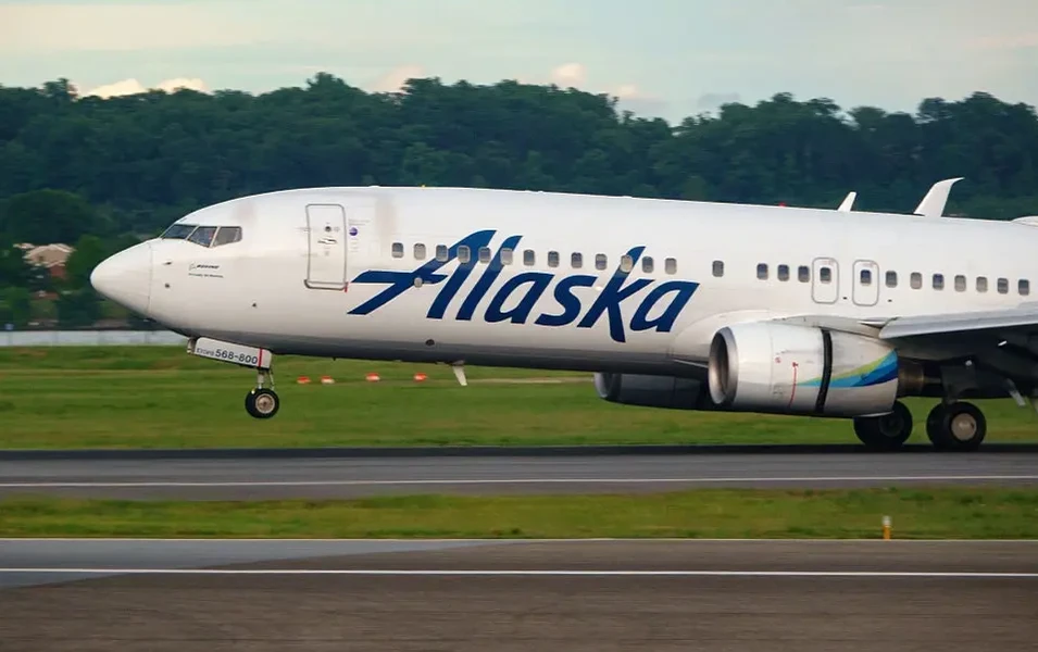 FAA proposes $165K fine for Alaska Airlines over intoxicated passengers