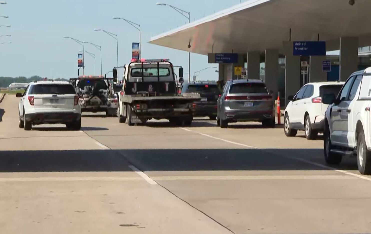 Man in custody after crashing car into Detroit Metro Airport terminal ...