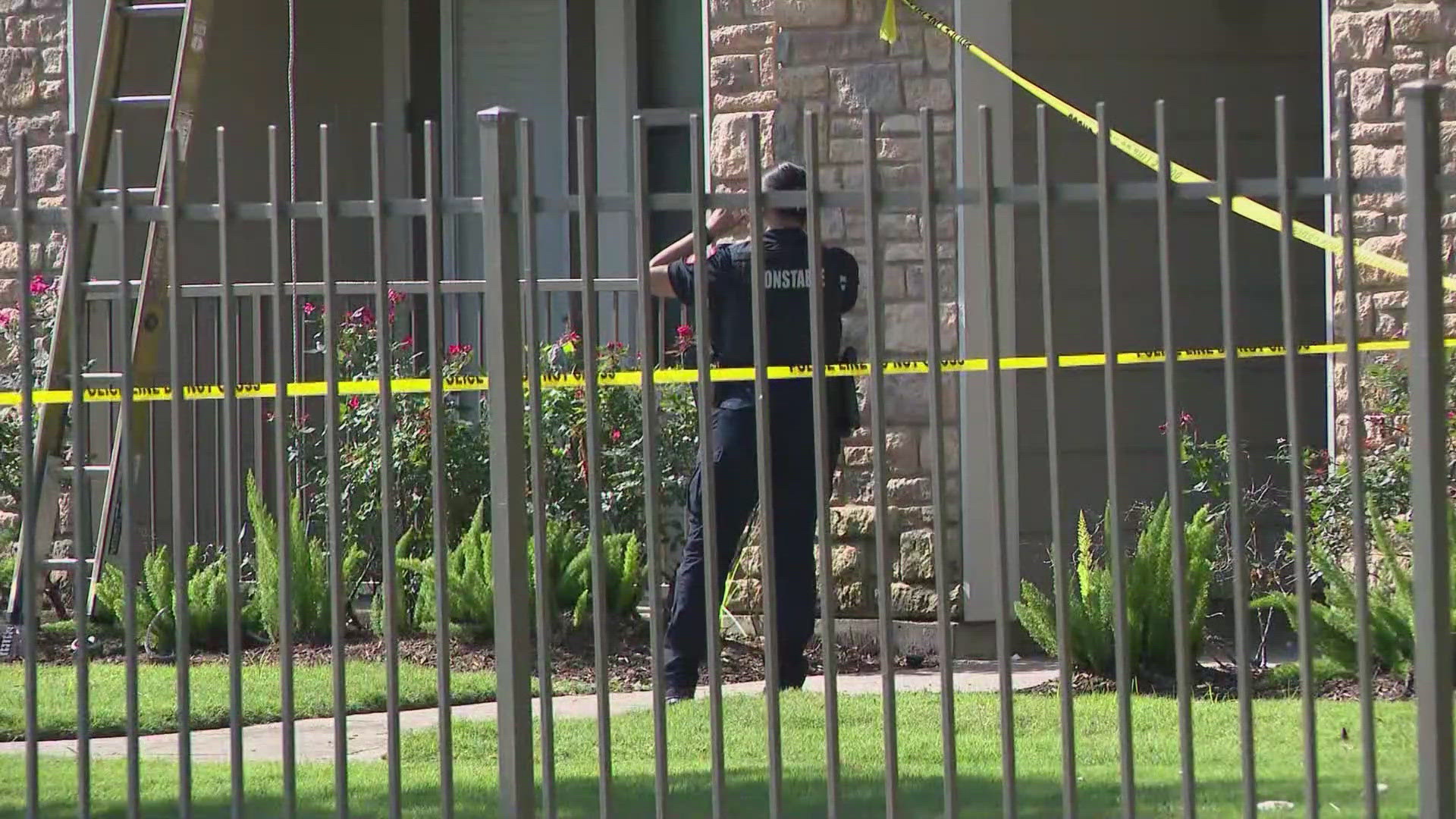 Man in custody after trying to flee deadly north Harris County stabbing ...