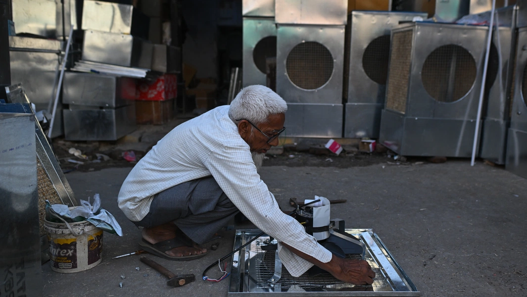 India's power grid under strain as heatwave meets LNG crunch