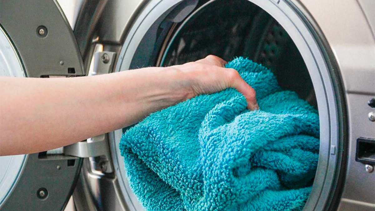 These laundry habits can cut utility bills fast. Are you wasting money ...