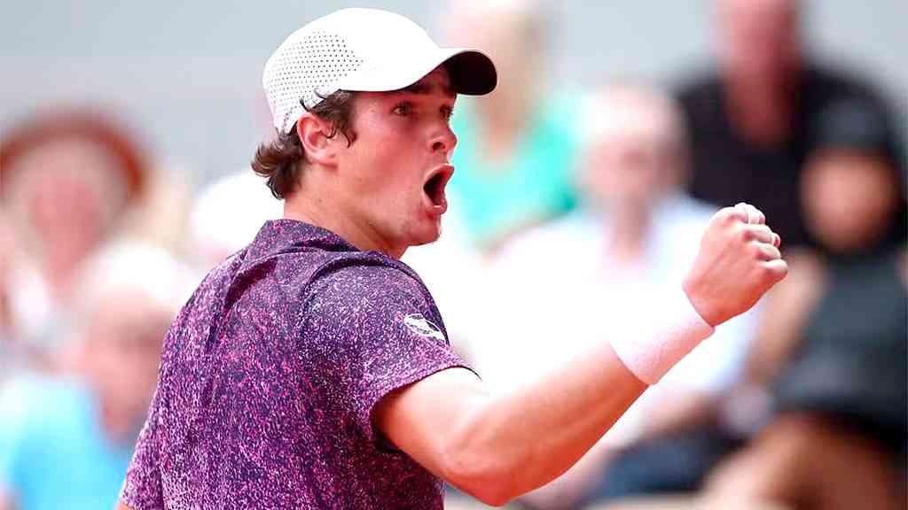 João Fonseca conquista vitória épica sobre o multicampeão Novak Djokovic