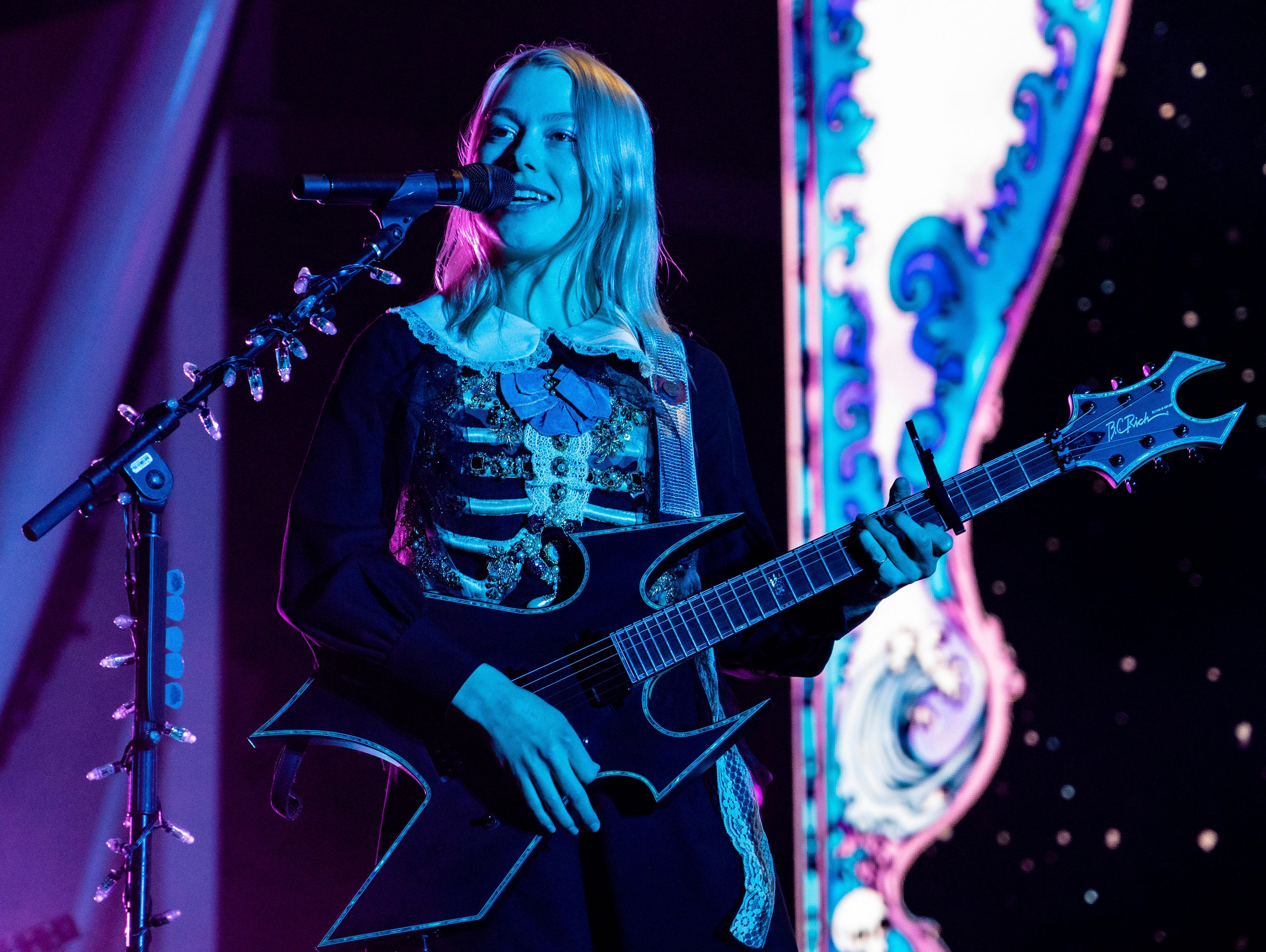Iowa City residents head to Davenport for secret Phoebe Bridgers show