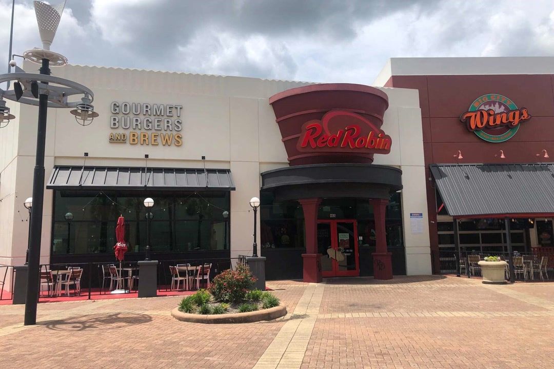 How has this generic burger restaurant in Houston survived for 30 years?