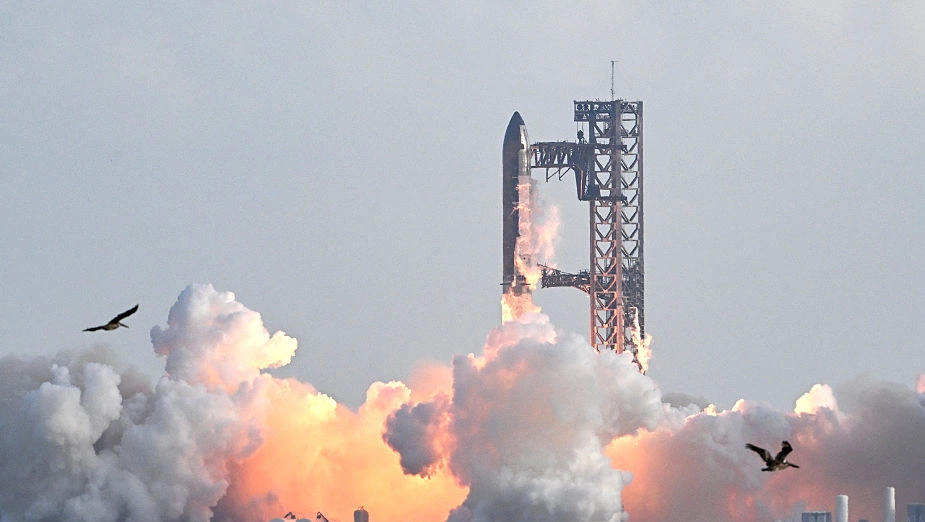 FAA grounds Starship V3 after booster mishap delays flights