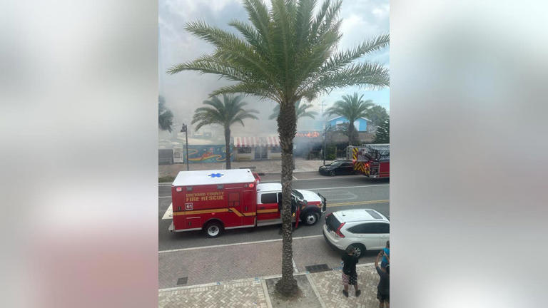 'Stay clear': Fire crews battle heavy flames at Cocoa Beach restaurant