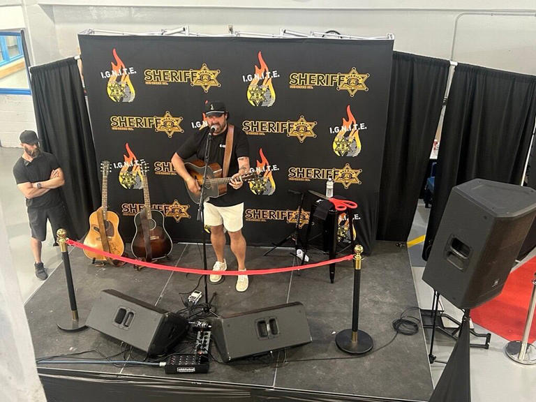 Randy Houser performs for Genesee County Jail inmates as IGNITE expands ...