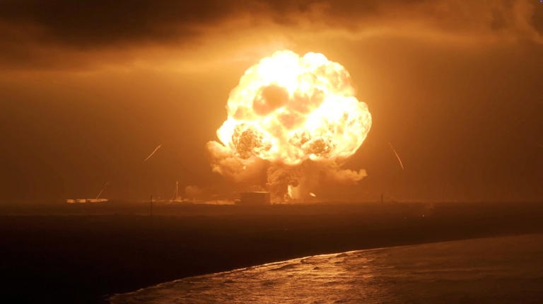 Exploding Blue Origin rocket could delay Artemis space program’s ...