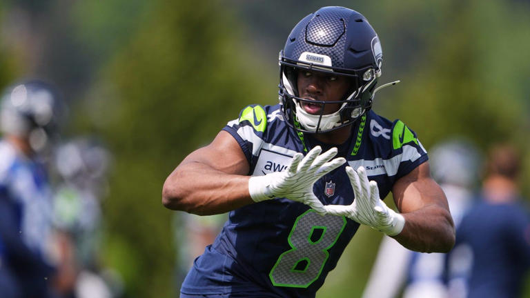 Seattle Seahawks sign first-round running back Jadarian Price to round ...