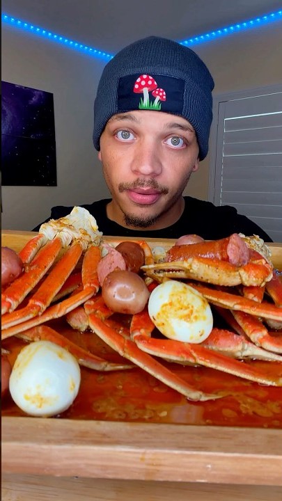 How to make a seafood boil
