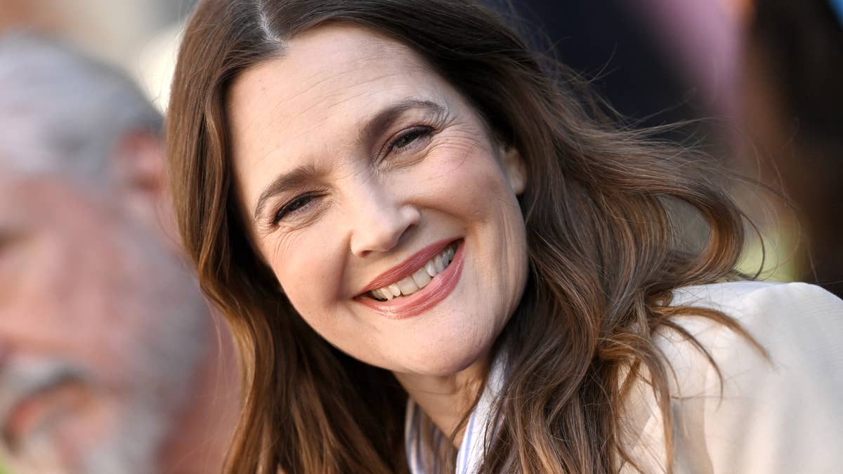 Walmart offers Drew Barrymore’s stylish fluted bar cart for just $84 in ...