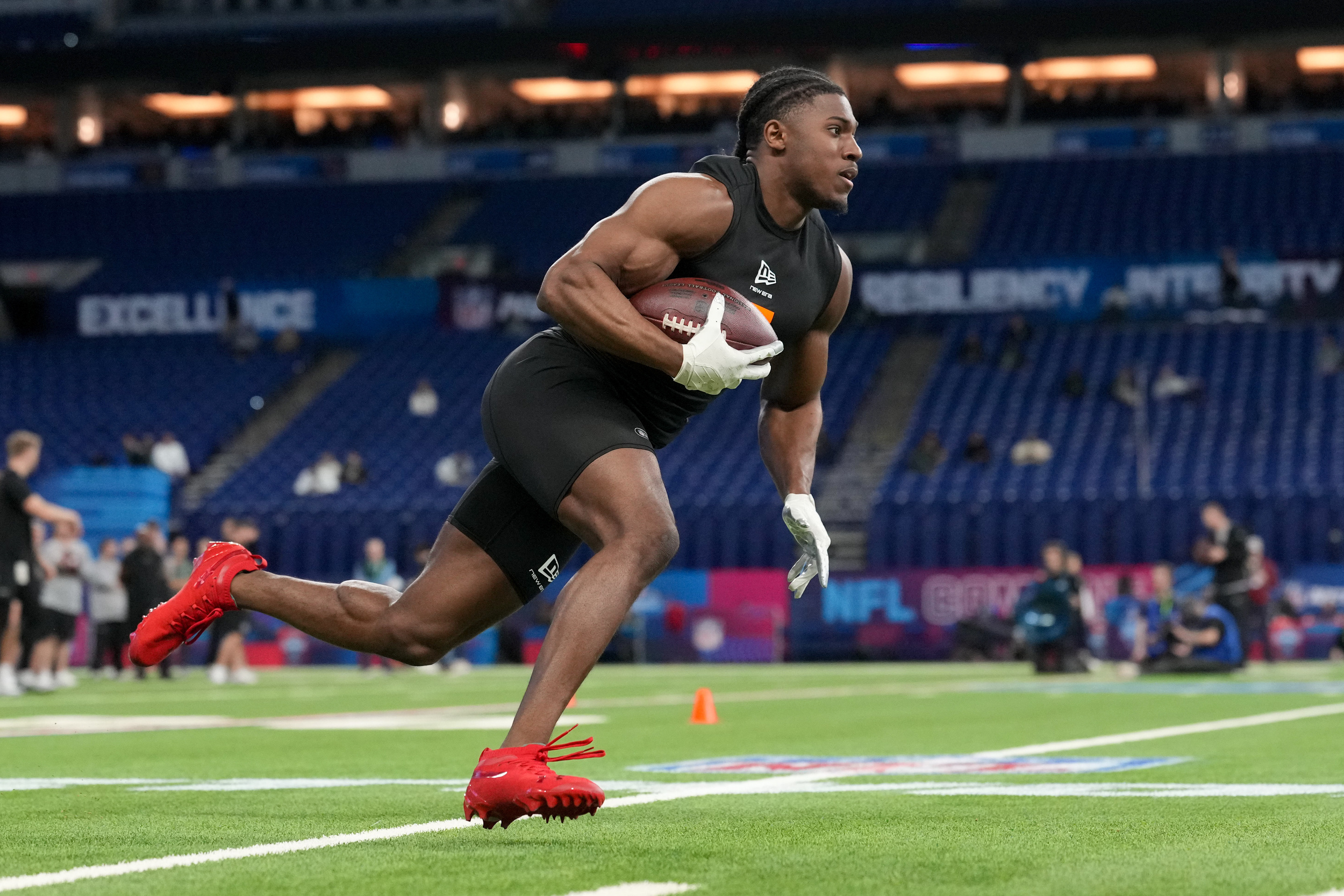 Seahawks to sign first-round RB Jadarian Price, wrap draft class deals