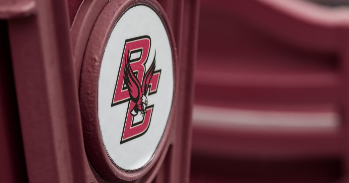 Baseball blows opportunity to take game 1 of Athens Regional