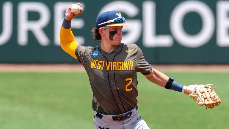 Gavin Kelly among top pro prospects in NCAA baseball tournament
