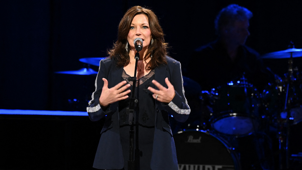 Trump official blasts Martina McBride after concert drama