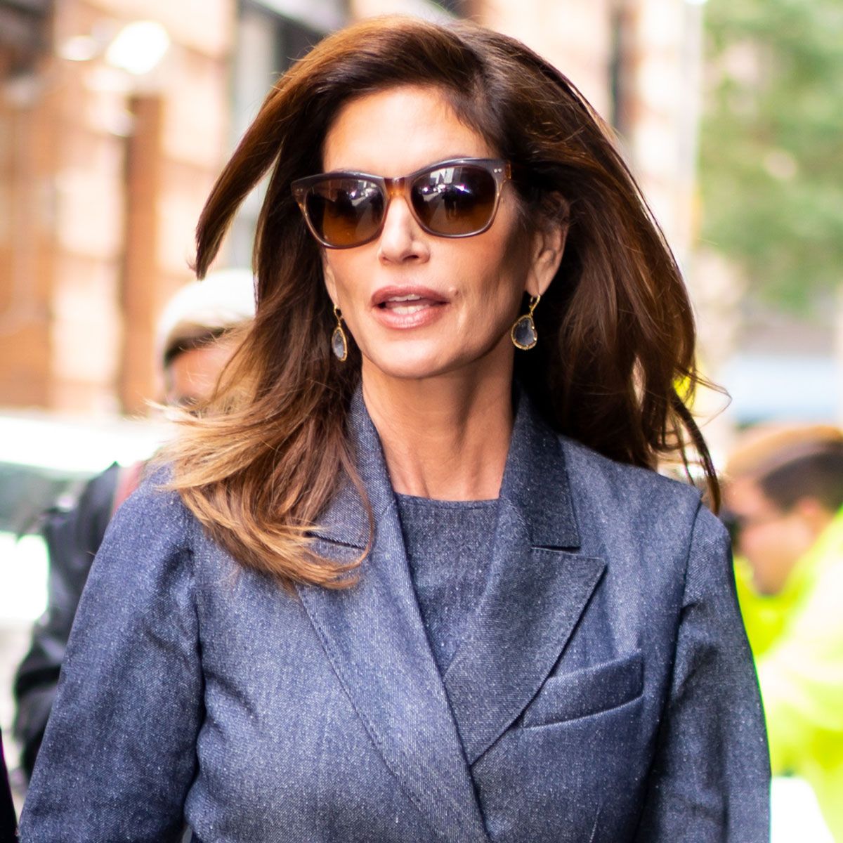 Cindy Crawford wore the $140 sandals that Nordstrom shoppers obsess over