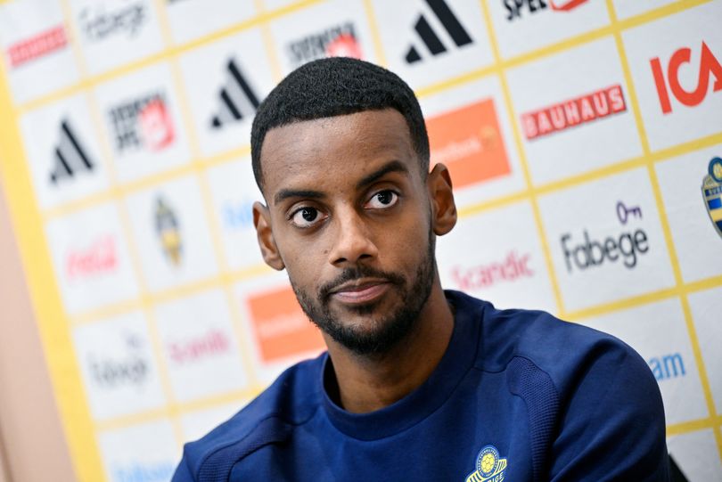 Alexander Isak opens up on 'scary' Liverpool experience and provides ...