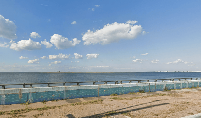 Body found floating in water off Jamaica Bay: NYPD