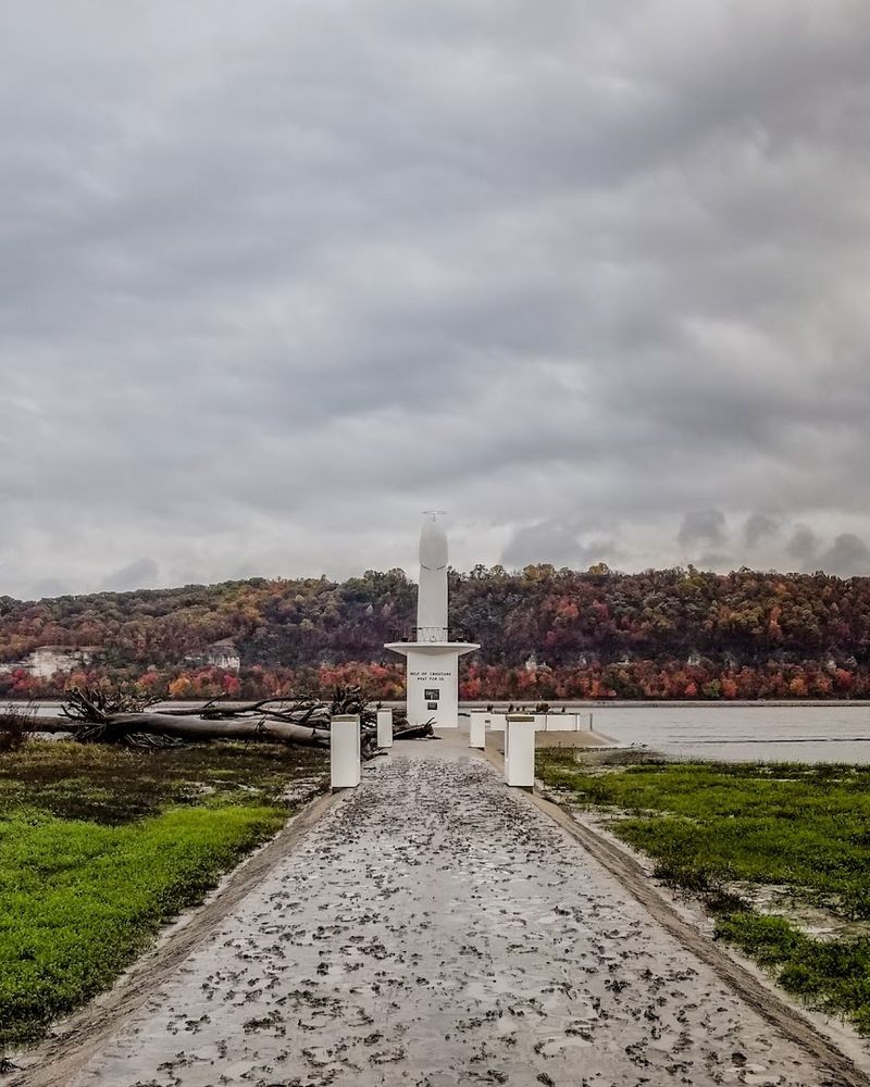Perched above Missouri is a stunning shrine overlooking the meeting of ...