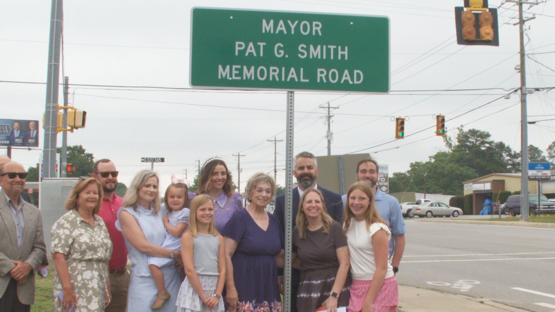 Springdale honors late Mayor Pat Smith with memorial road sign