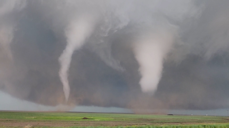 Can two tornadoes collide?