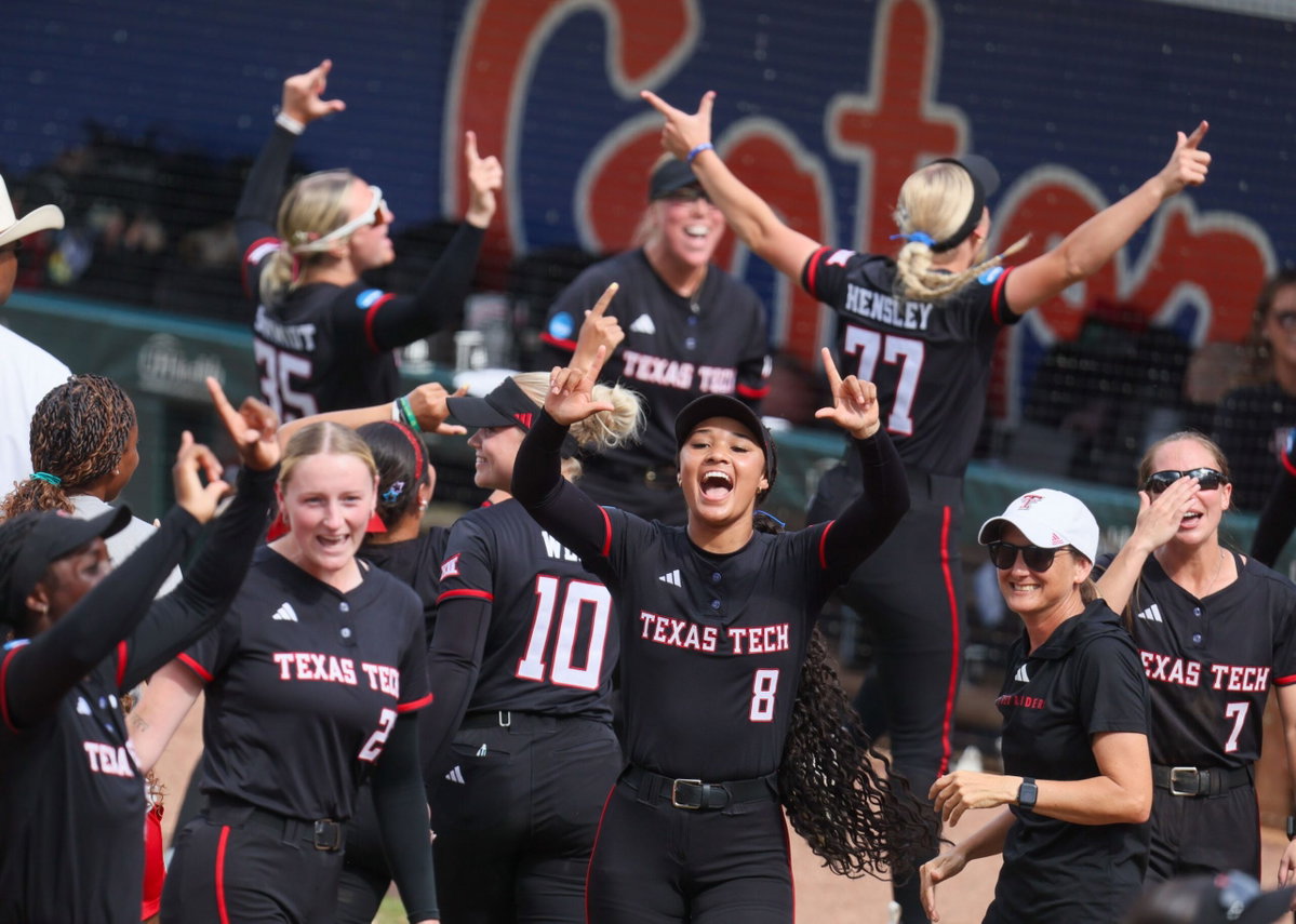 Women's College World Series: Complete scores from opening day