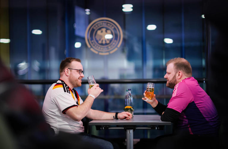 Bier und Ball: Brauer hoffen auf ein gutes Geschäft