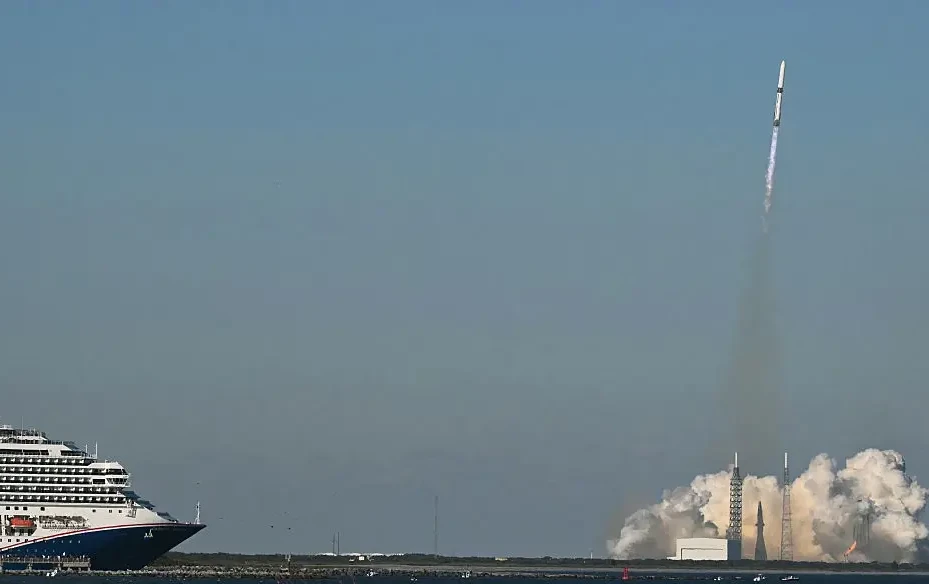 Blue Origin rocket explodes in Florida test setback